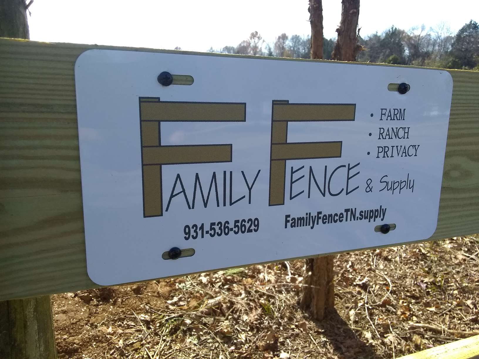 Family Fence_Entrance_Sign Plate – Family Fence and Supply